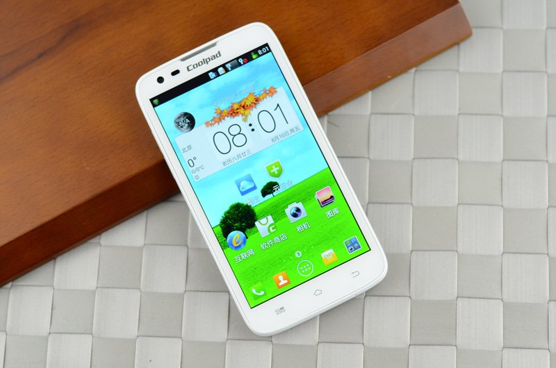 4寸屏小巧入门WP8手机 移动版HTC 8S图赏 _手机_太平洋科技